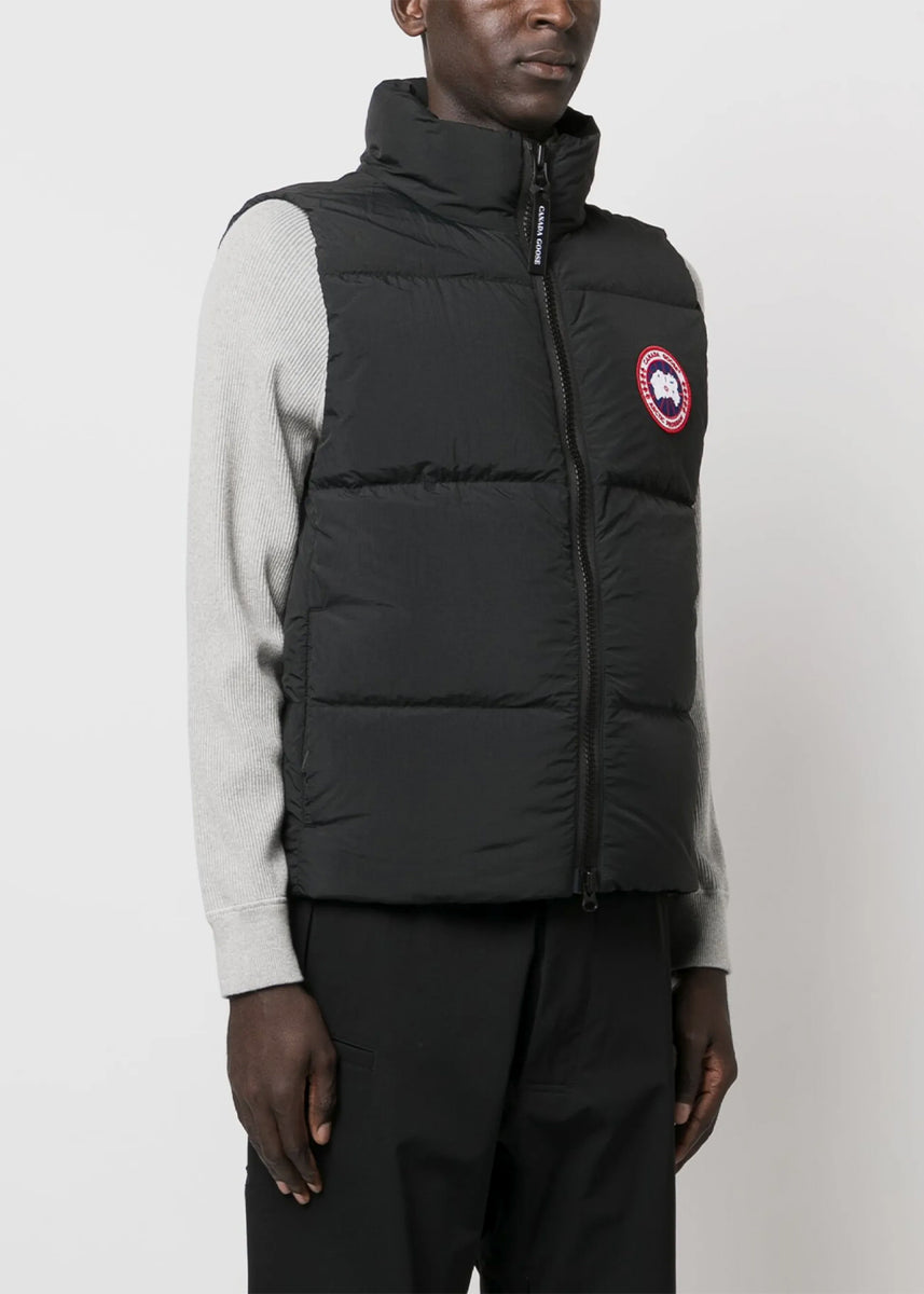 Black Lawrence Puffer Vest | LEISURE CENTER